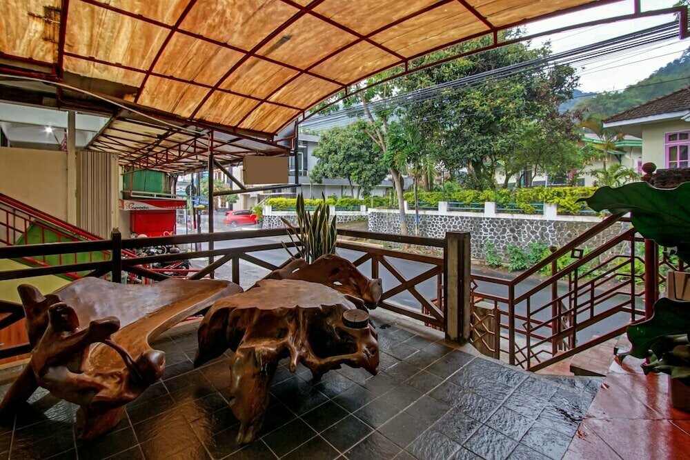 Otel Super Oyo 90031 Villa Papada, , foto