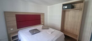 Lux 'Appart Hôtel (Hauts-de-France, Nord, Arrondissement de Valenciennes, Valenciennes, Impasse du Lion d'Or), otel  Valenciennes'den