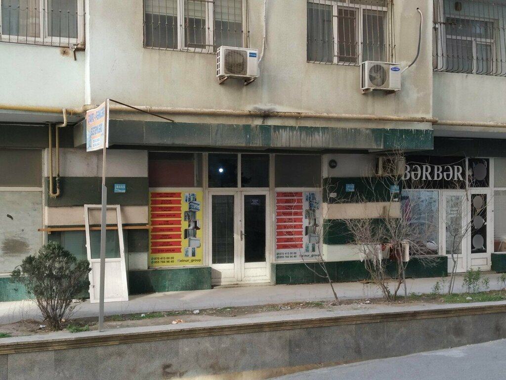 Kapılar Qapı pəncərə, Bakü, foto