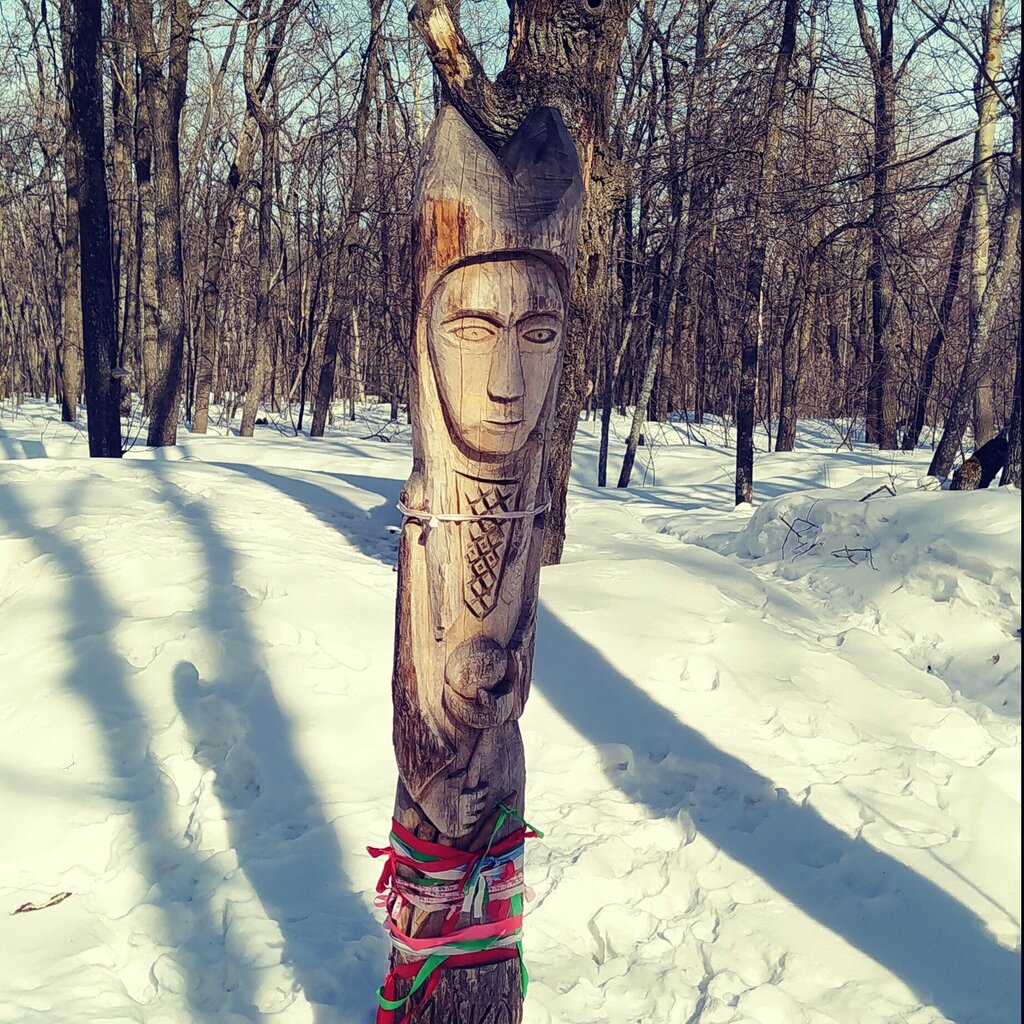 Turistik yerler Идол Велес, Saratov, foto