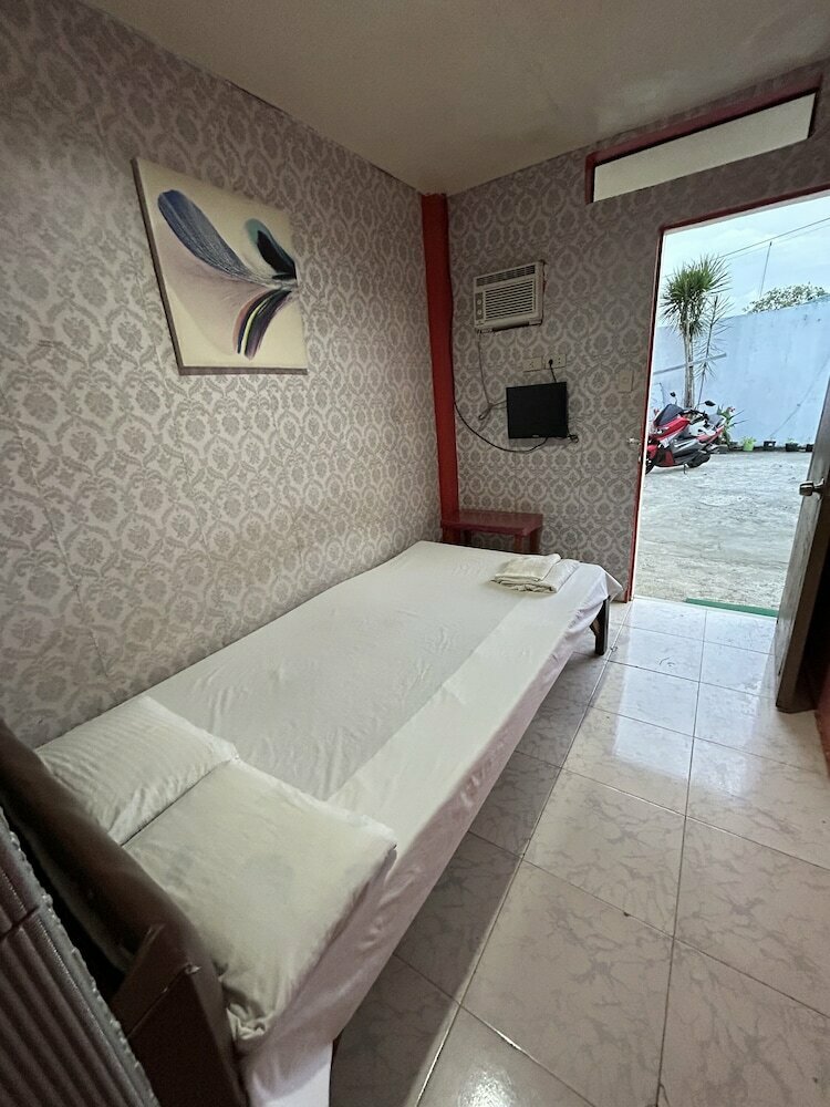 Otel Happy Inn Pension House, Dipolog, foto