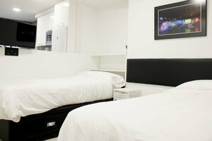 Apartamentos Funway Hostel (Calle Gonzalo de Córdoba No:15, Municipios Madrid, Madrid), otel  Madrid'den