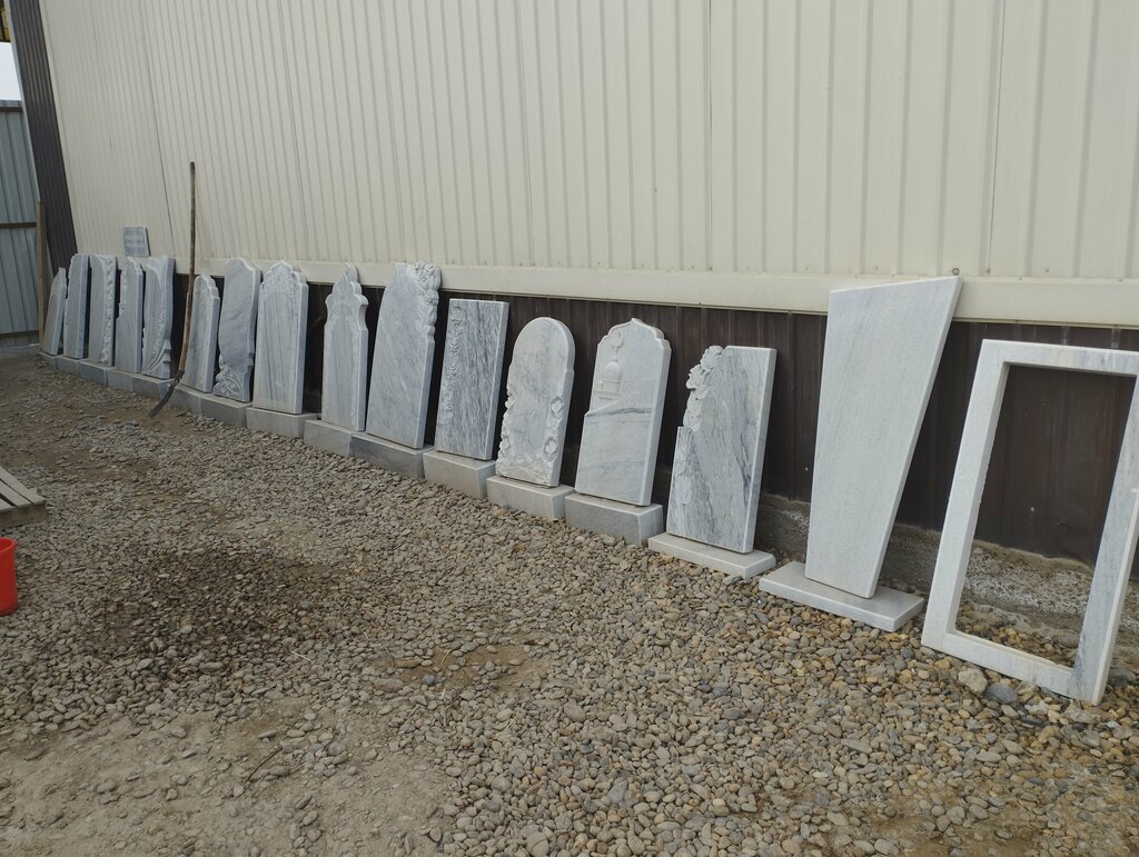 Heykel ve mezarlık taşı üreticileri Granite and Marble Monuments, Buhara eyaleti, foto