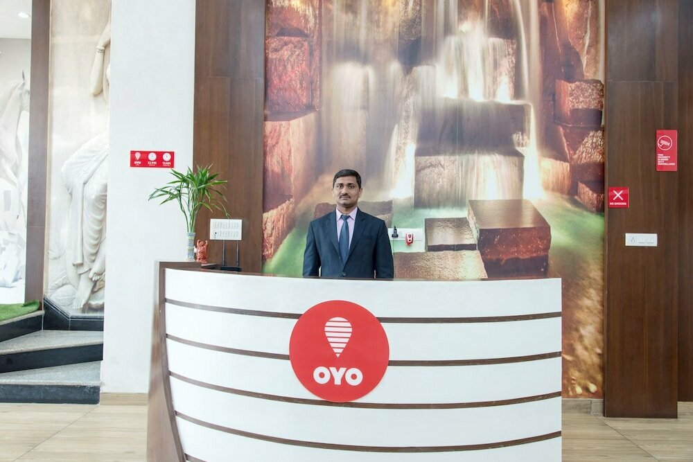 Otel Oyo 10893 Hotel Divine Inn, Udajpur, foto