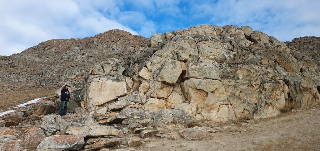 Turistik yerler Древние рисунки в долине реки Анга, İrkutskaya oblastı, foto