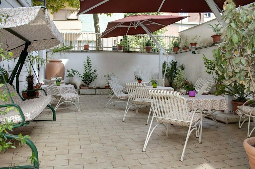 Otel Hotel Bonifacio, Fiuggi, foto