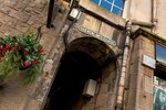 Beautiful, Newly Decorated Flat on the Royal Mile! (High Street No:148), kısa süreli konaklama  Edinburgh'tan