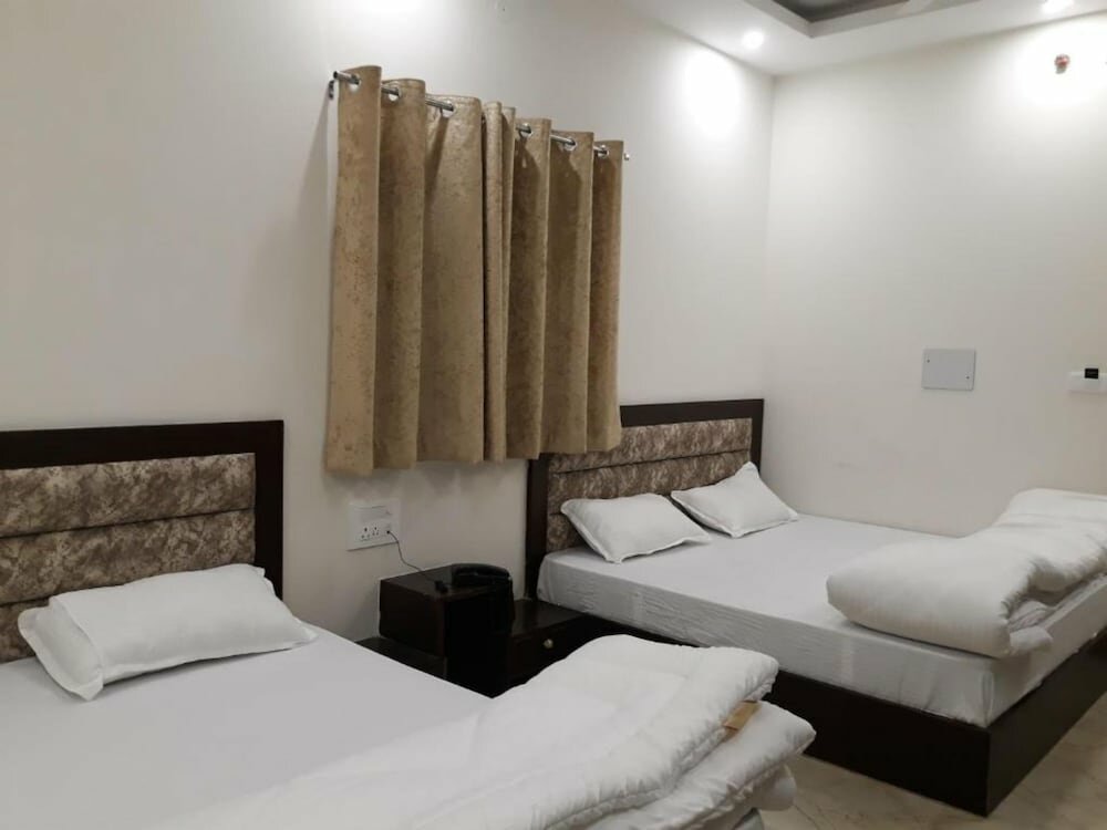 Otel Goroomgo Hotel Gokul Grand Dehradun, Dehradun, foto