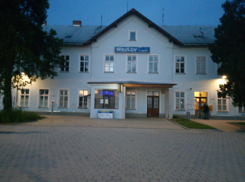 Tren istasyonu Mikulov na Morave, Güney Moravya Bölgesi, foto