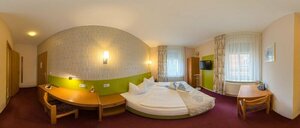 Hotel Zur Post (Bahnhofstraße No:23, Wurzen), otel  Wurzen'dan