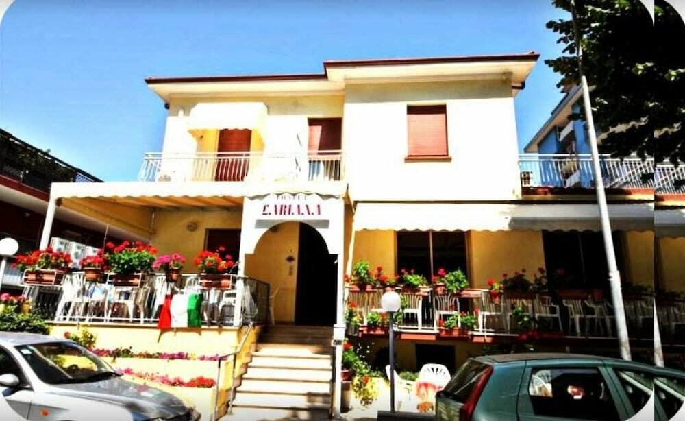 Otel Hotel Lariana, Rimini, foto