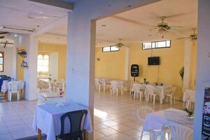 Hotel Manhattan (Santa Elena, Salinas), otel  Salinas'tan