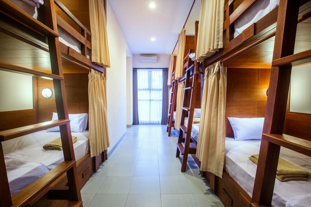 Otel Pudak Sari Unizou Hostel, Kuta, foto