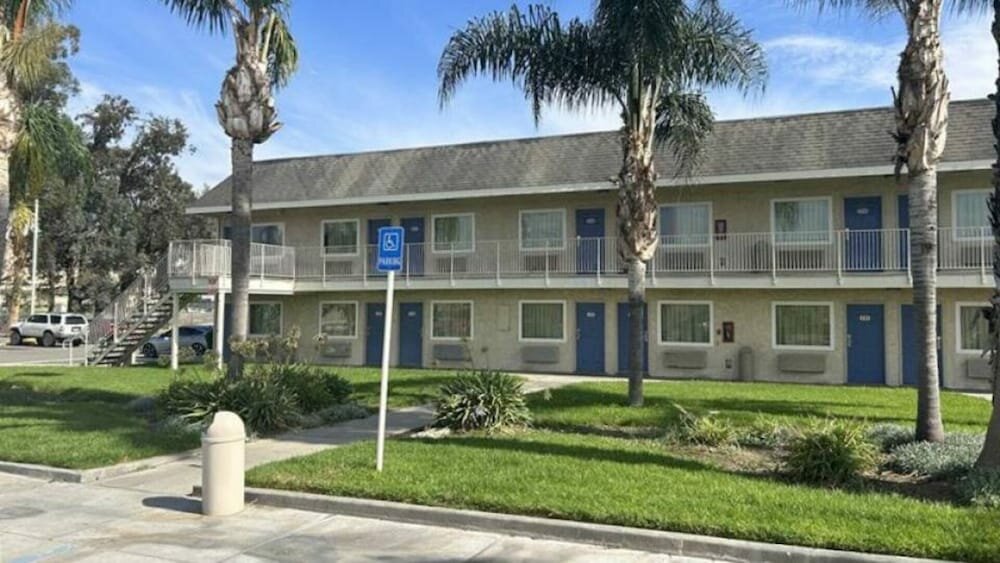 Otel Studio 6 Suites - Riverside, Riverside, foto