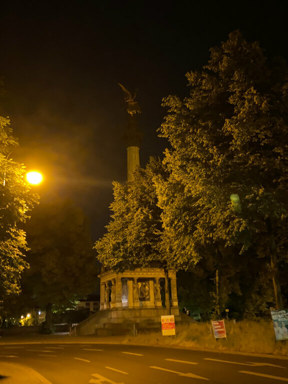 Park, sokak heykeli Friedensengel, Münih, foto