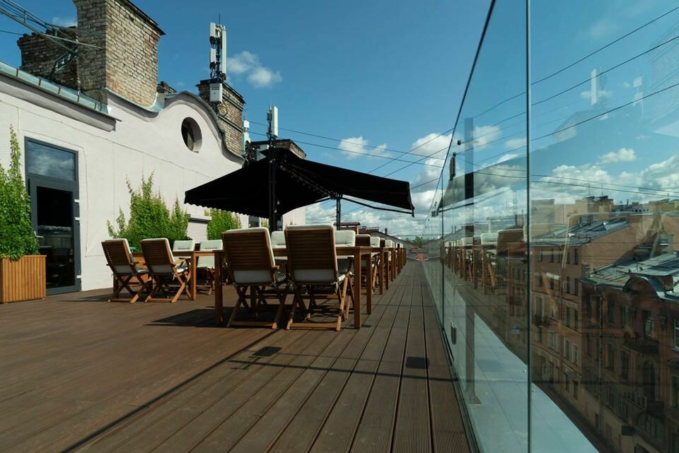 Restoran Dead Poets Rooftop, Saint‑Petersburg, foto