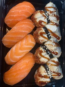 SushiSet (ulitsa Glavnogo Konstruktora V.I. Adasko No:9), suşi restoranı  İstra'dan