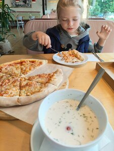 Ura Pizza (ulitsa Gorkogo No:1), pizzacılar  Zelenogradsk'tan