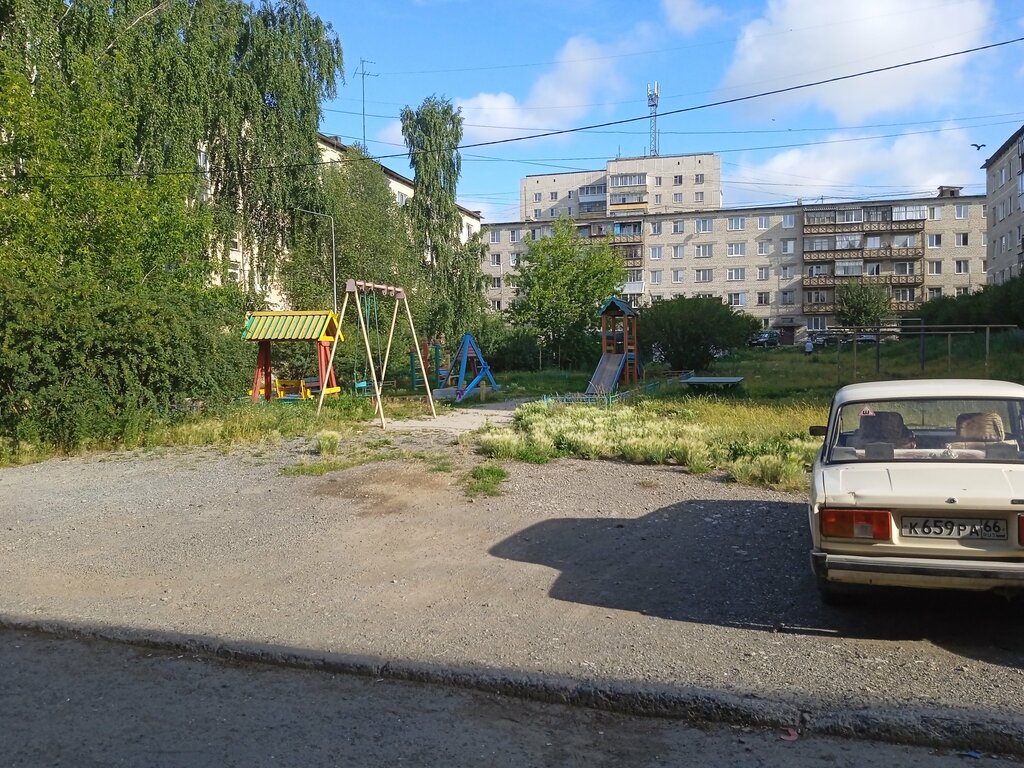 Oyun alanı Playground, Polevskoy, foto
