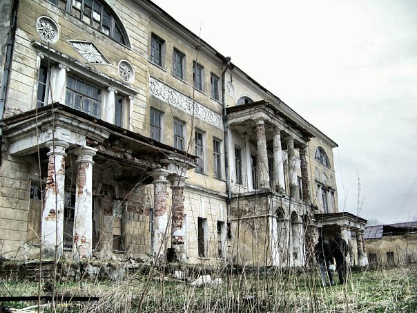 Turistik yerler Главый дом усадьбы Мансурово, Kalujskaya oblastı, foto