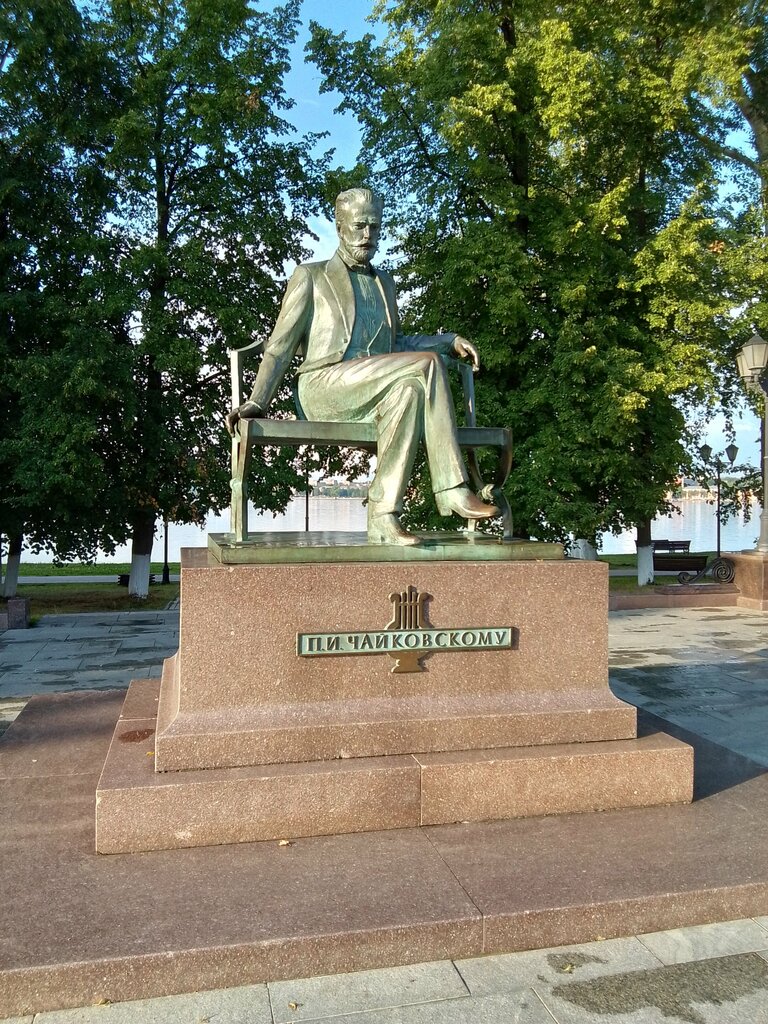 Anıt, heykel Пётр Ильич Чайковский, Votkinsk, foto