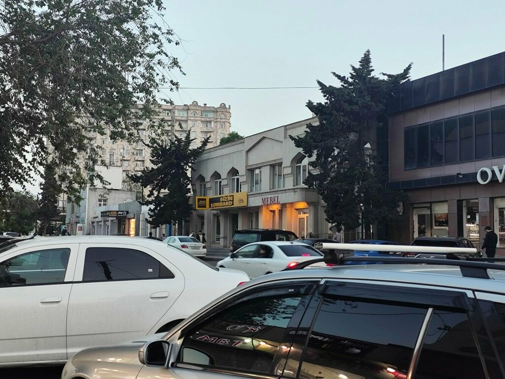 Rehincilik Lombard, Bakü, foto