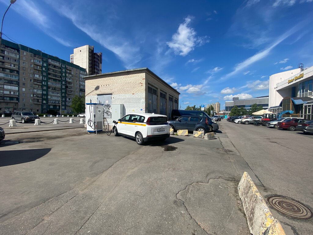 Elektrikli oto şarj istasyonları IT Charge, Saint‑Petersburg, foto