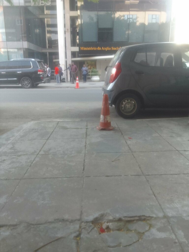 Sanayi kuruluşu Ministério da acção social da mulher, Loanda, foto