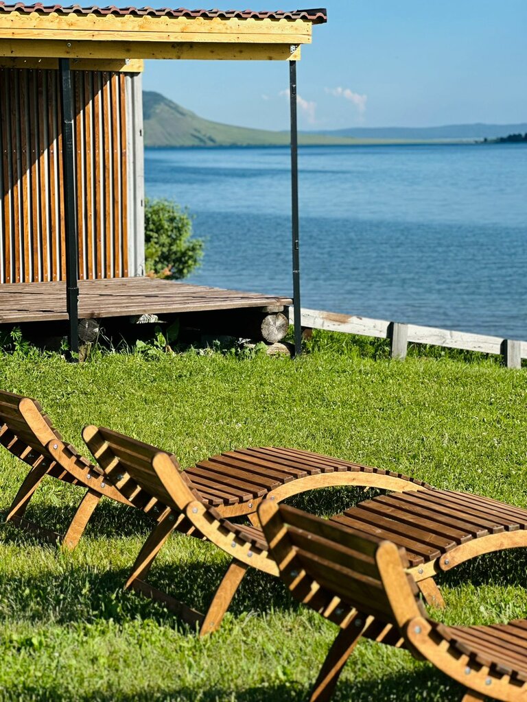 Tatil köyleri Azimuth Tigergol, Krasnoyarski krayı, foto