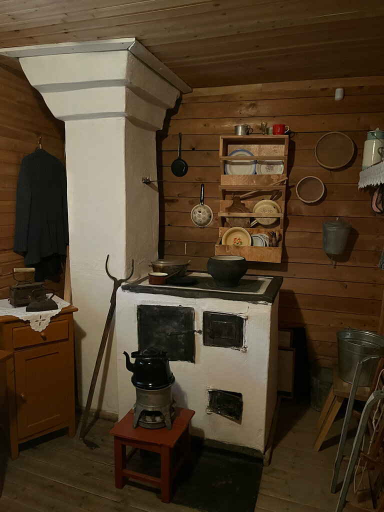Müzeler ve sanat galerileri Дом-музей С.М. Кирова, Kirovsk, foto