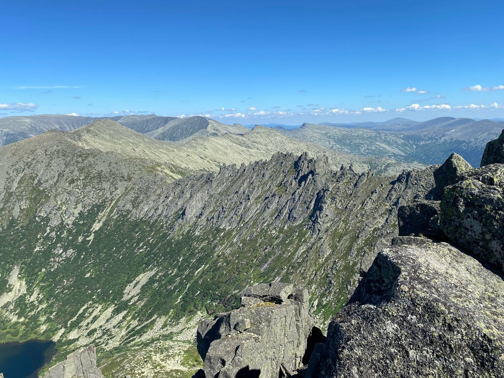 Dağ zirvesi Пик Малый Зуб 1983 метра, , foto