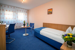 Hotel & Restaurant Goldener Pflug (Baden-Württemberg, Ludwigsburg), otel  Baden‑Wurttemberg'den