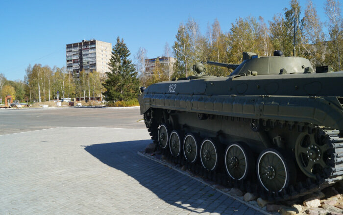 Anıt, heykel Ветеранам боевых действий, Radujny, foto