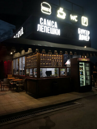 Fast food Karavan-Saray, Kırım Cumhuriyeti, foto