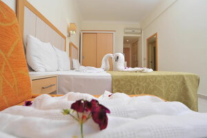 Kleopatra Golden Beach Otel (Antalya, Alanya, Atatürk Blv., 178), otel  Alanya'dan