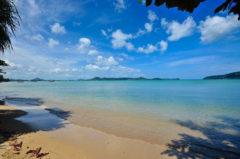 Otel Chalong Beach Front Residence, Phuket Eyaleti, foto