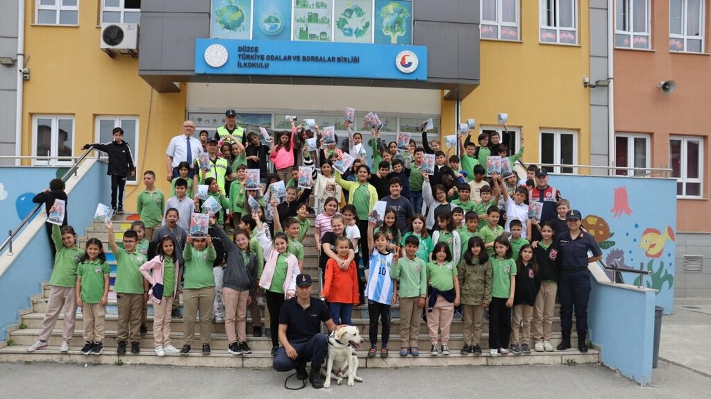 i̇lkokul Düzce Türkiye Odalar ve Borsalar Birliği İlkokulu, Düzce, foto