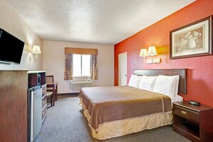 Ramada Limited & Suites Bloomington (State of Illinois, McLean County, City of Bloomington), otel  İllinois'dan