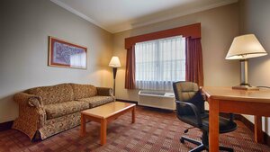 Best Western Club House Inn & Suites (West Virginia, Wood County, Mineralwells), otel  Texas'tan