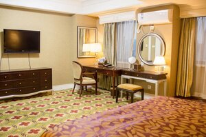 Ramada Yichang Hotel (Hubei Province, Yichang City, 夷陵大道), otel  Yichang'dan