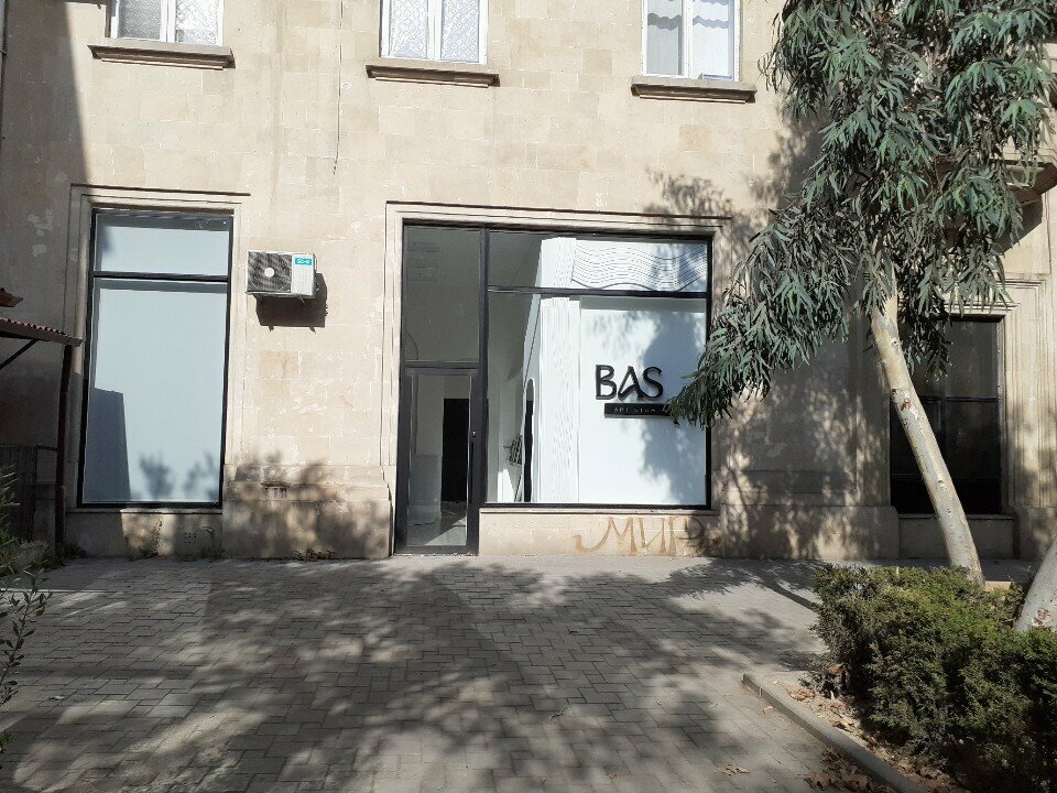 Sanat galerisi Bas, Bakü, foto