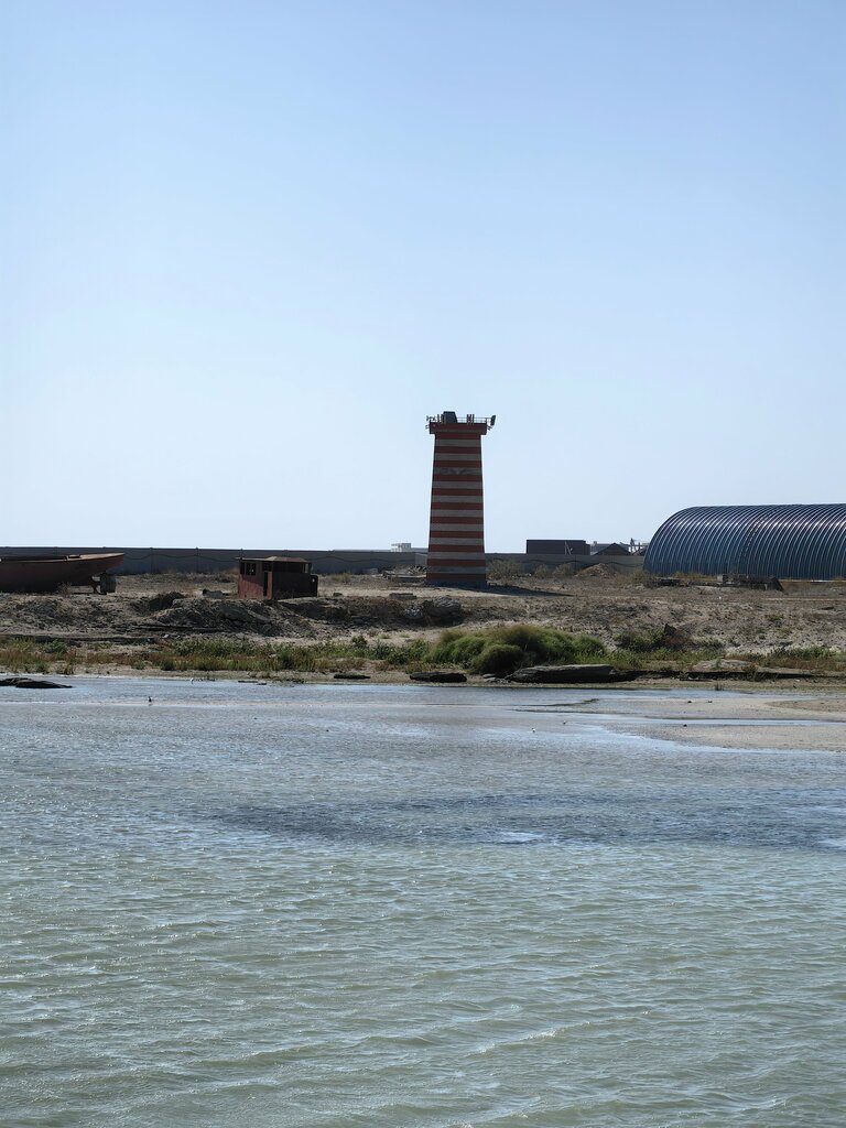Turistik yerler Old Lighthouse, Kaspiysk, foto