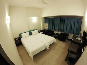 Tex-Palazzo Hotel (State of Gujarat, City of Surat), otel  Surat'tan
