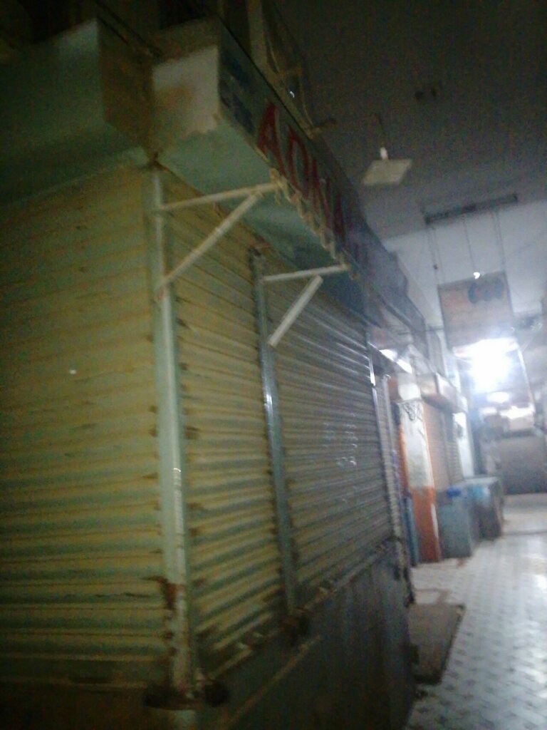 Otomobil satış galerileri Shahmeer Autos, Karaçi, foto