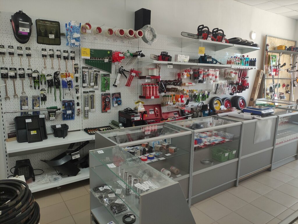 Elektrik ve benzinle çalışan aletler Бобёр, Ust‑Labinsk, foto