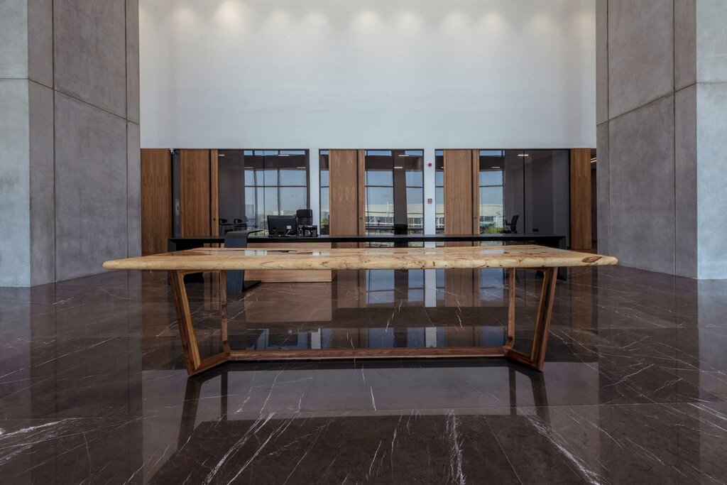 Kerestecilik, ağaç satışı Chabros, Dubai, foto