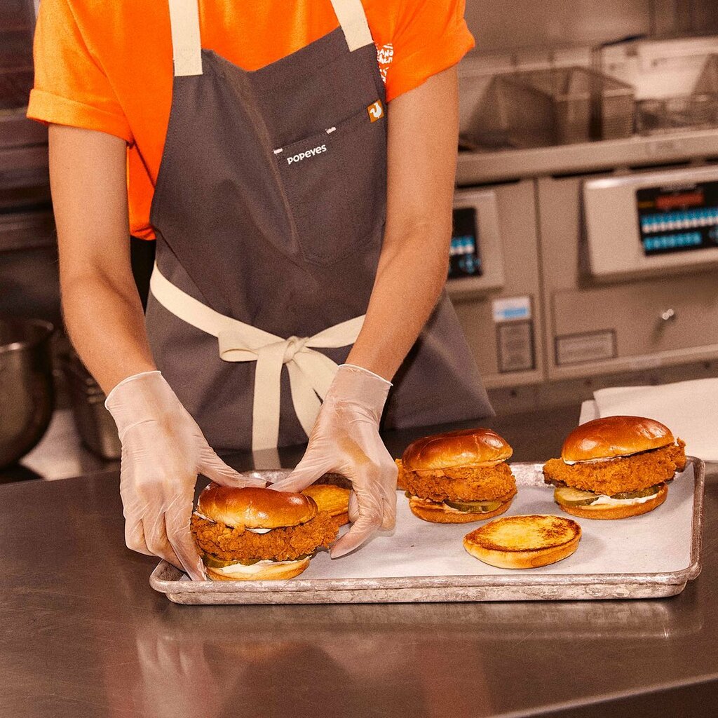 Fast food Popeyes, Abu Dabi, foto