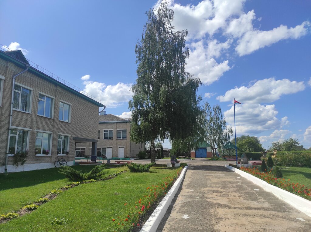 Ortaokul Белодубровская школа, Mogiliovskaya oblastı, foto