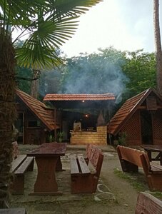 Abkhaz yard (Autonomous Republic of Abkhazia, Town of Bichvinta, Pitsunda Nature Reserve), kafe  Pitsunda'dan