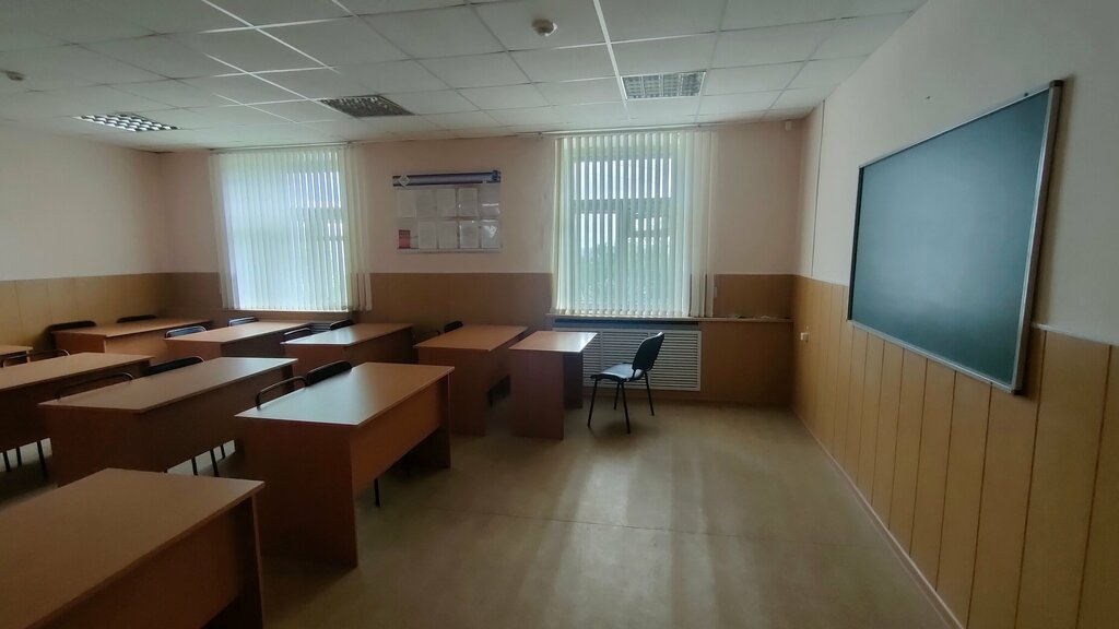 Meslek yüksekokulu Uralsky promyshlenno-ekonomichesky tekhnikum, Kaçkanar, foto